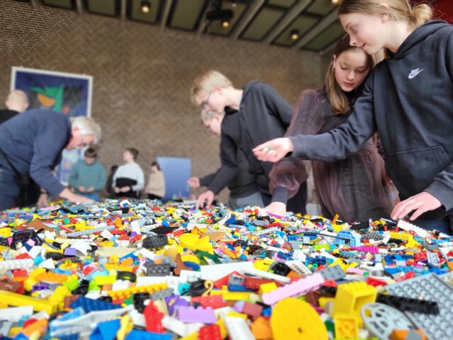 Konfirmander bygger kirke på nye måder! LEGO MASTERS for konfirmander ...